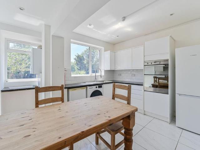 4 bedroom semi detached house to rent