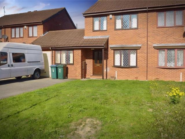 4 bedroom semi detached house to rent