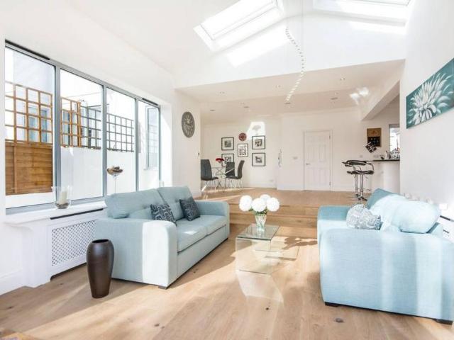 4 bedroom semi detached house to rent