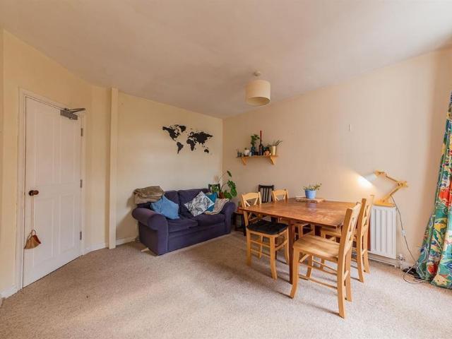 4 bedroom semi detached house to rent