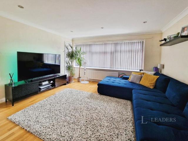 4 bedroom semi detached house to rent