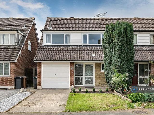 4 bedroom semi detached house to rent