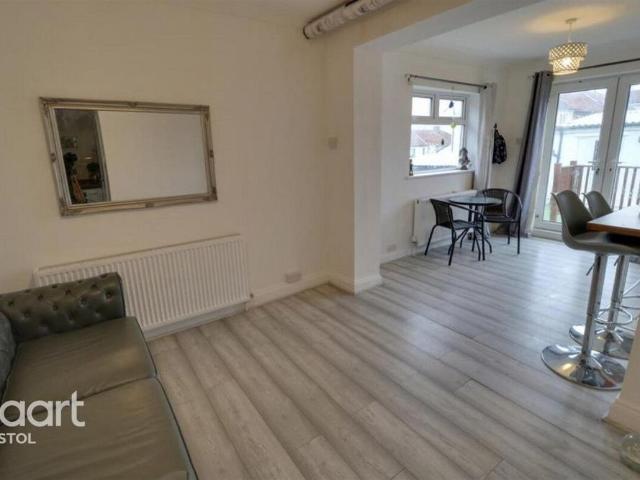 4 bedroom semi detached house to rent