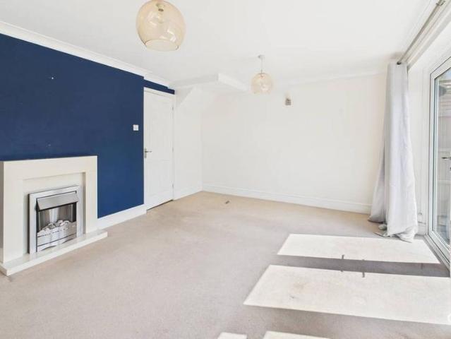 4 bedroom semi detached house to rent
