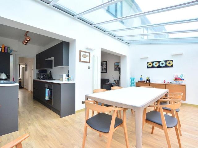 4 bedroom semi detached house to rent