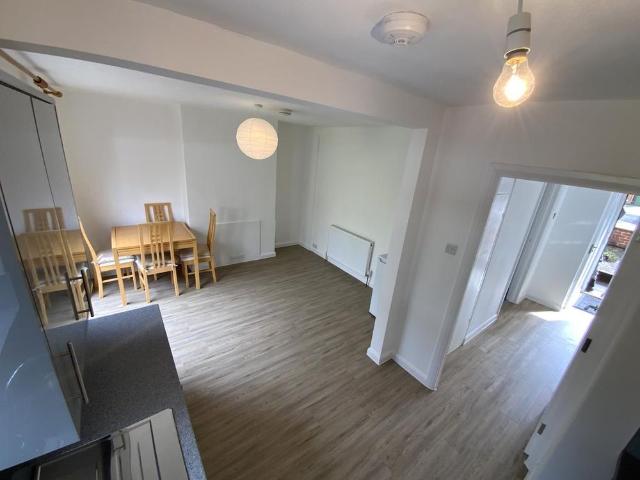 4 bedroom semi detached house to rent