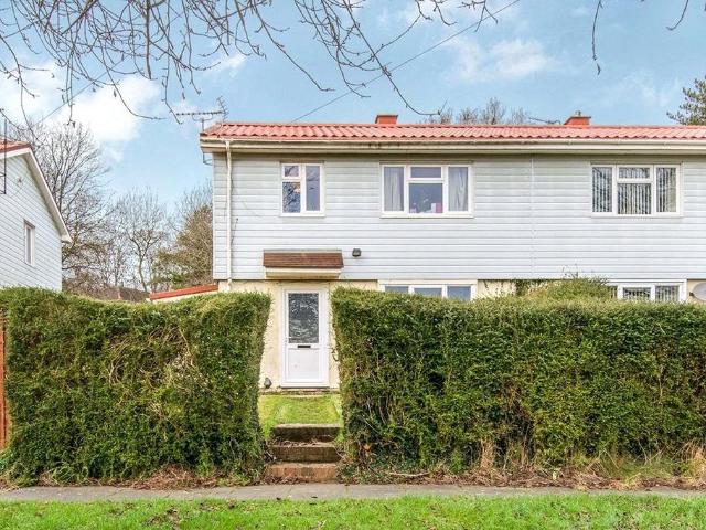 4 bedroom semi detached house to rent