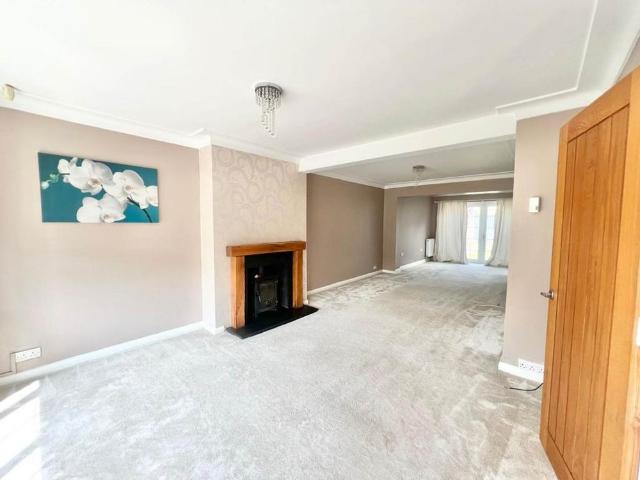 4 bedroom semi detached house to rent