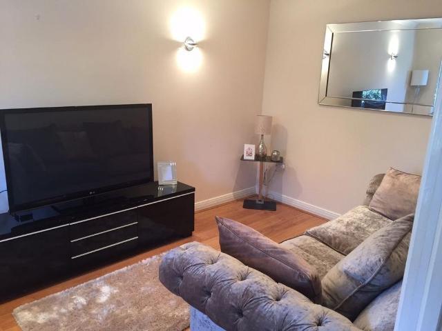 4 bedroom semi detached house to rent