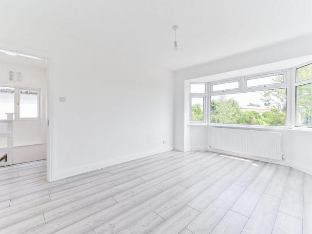 4 bedroom semi detached house to rent