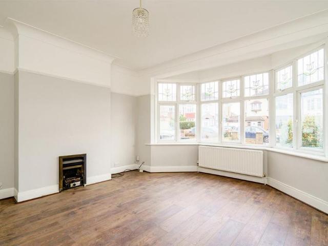 4 bedroom semi detached house to rent