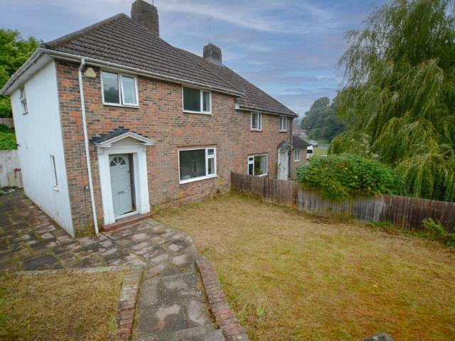 4 bedroom semi detached house to rent
