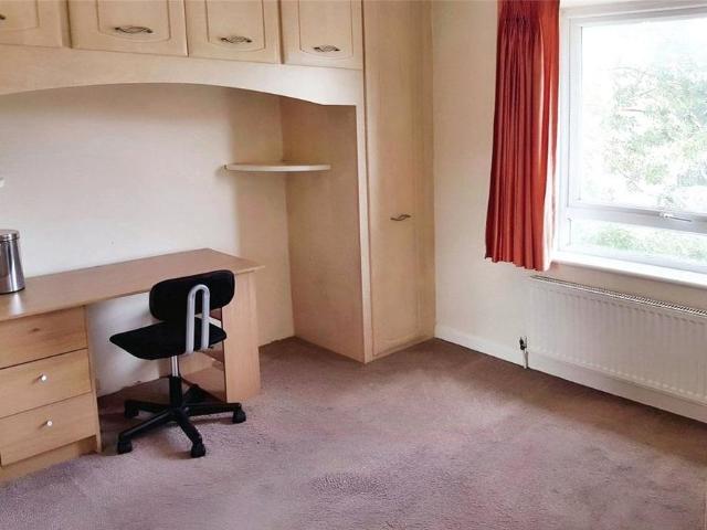 4 bedroom semi detached house to rent