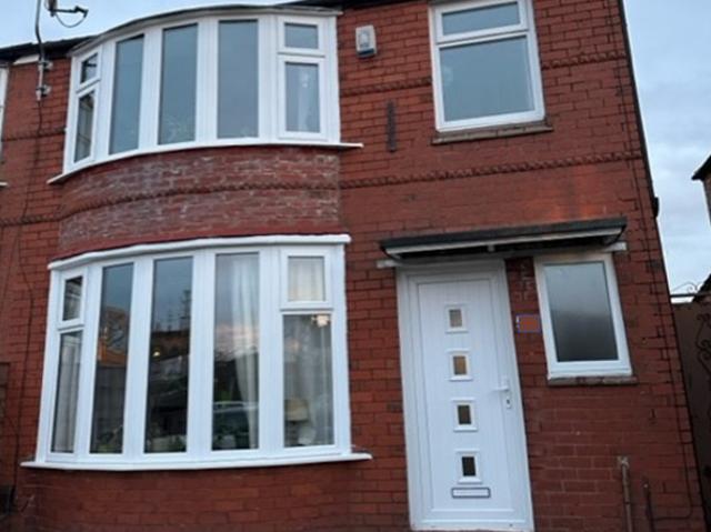 4 bedroom semi detached house to rent