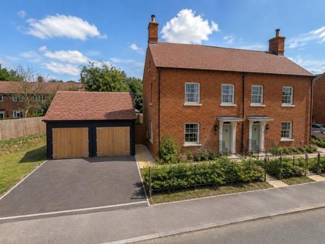 4 bedroom semi detached house to rent