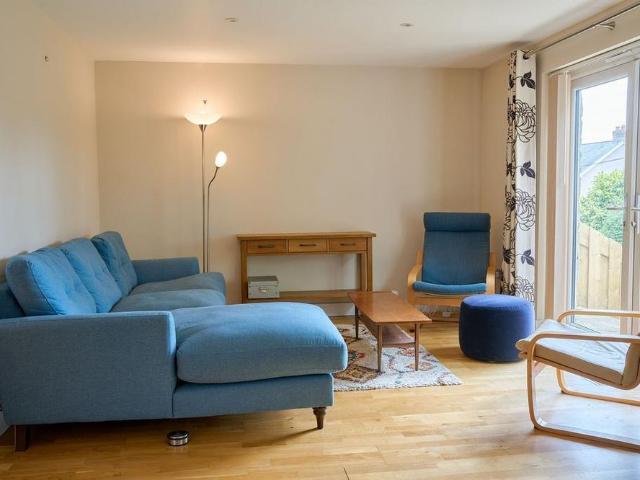 4 bedroom semi detached house to rent