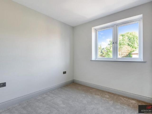 4 bedroom semi detached house to rent