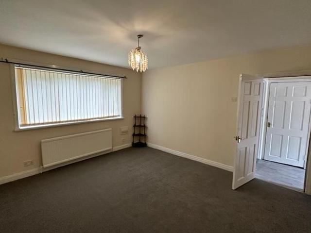 4 bedroom semi detached house to rent