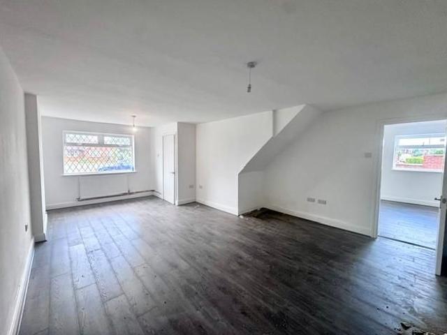 4 bedroom semi detached house to rent