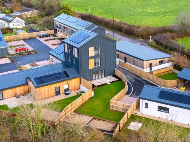 4 bedroom semi detached house to rent