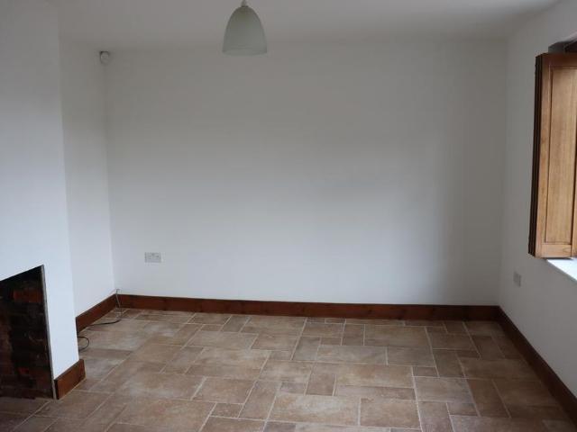 4 bedroom semi detached house to rent