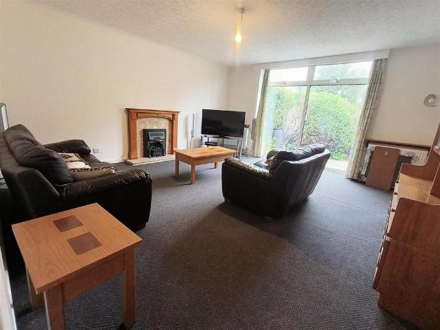 4 bedroom semi detached house to rent