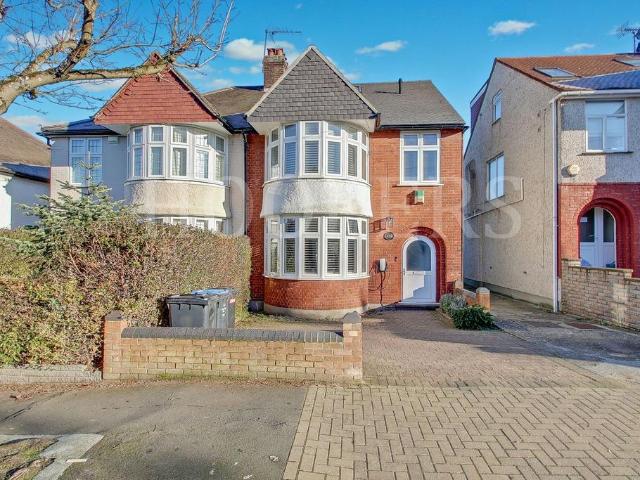 4 bedroom semi detached house to rent
