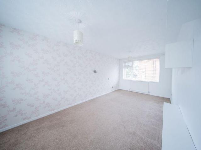 4 bedroom semi detached house to rent