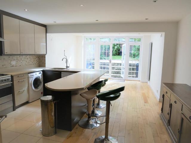 4 bedroom semi detached house to rent