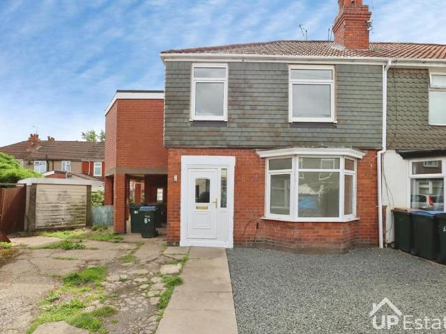 4 bedroom semi detached house to rent