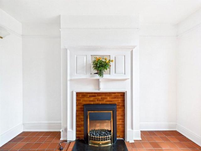 4 bedroom semi detached house to rent