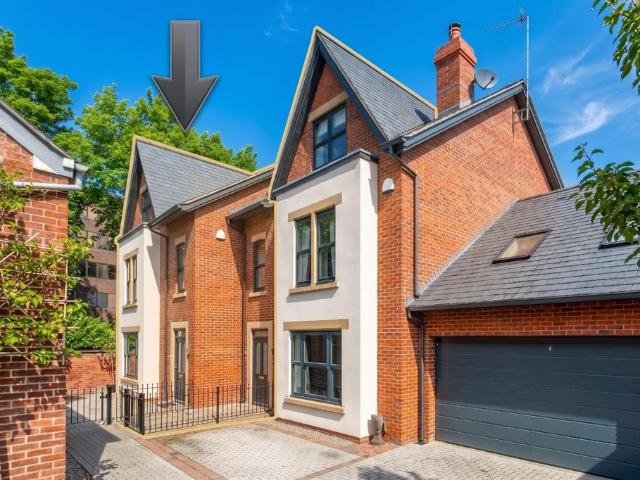 4 bedroom semi detached house to rent