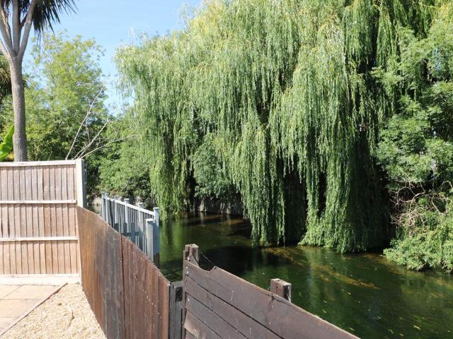 4 bedroom semi detached house to rent