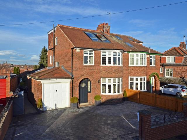 4 bedroom semi detached house to rent