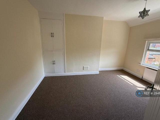 4 bedroom semi detached house to rent