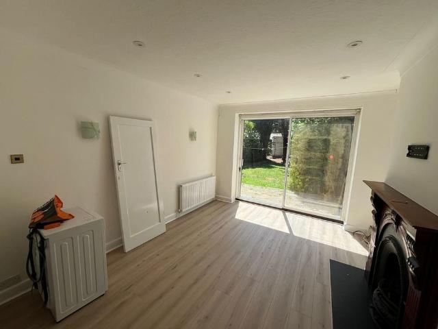 4 bedroom semi detached house to rent