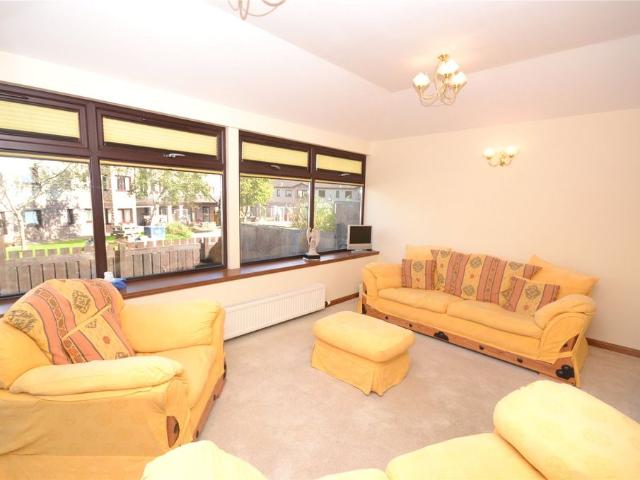 4 bedroom semi detached house to rent