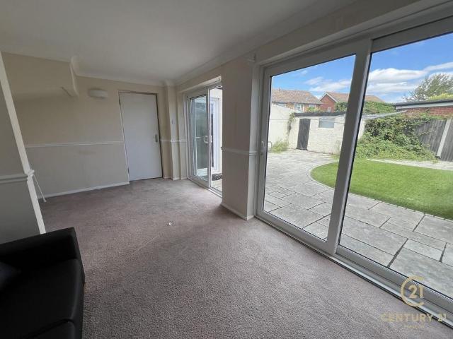 4 bedroom semi detached house to rent