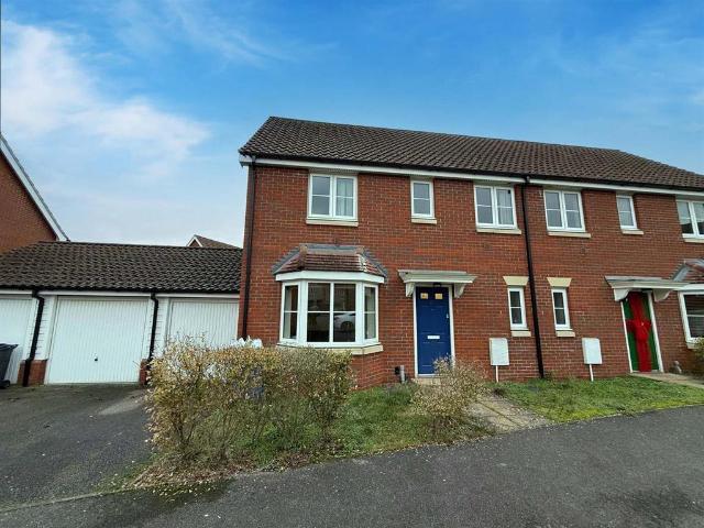 4 bedroom semi detached house to rent