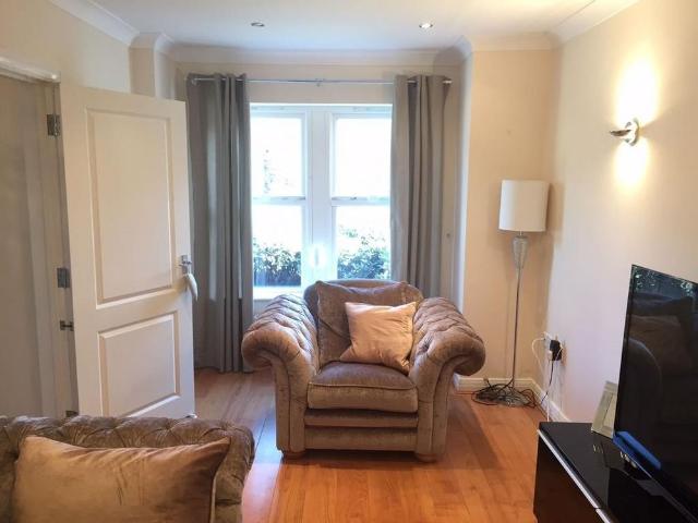 4 bedroom semi detached house to rent