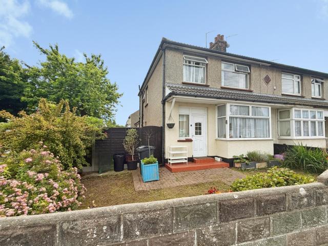 4 bedroom semi detached house to rent