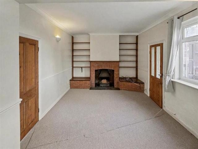 4 bedroom semi detached house to rent