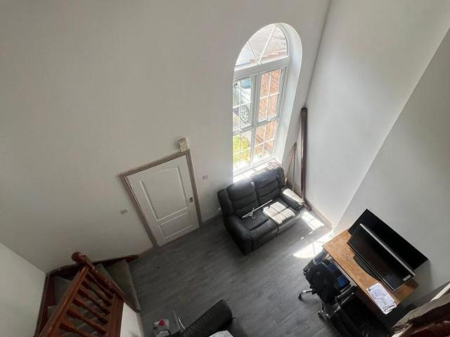 4 bedroom semi detached house to rent