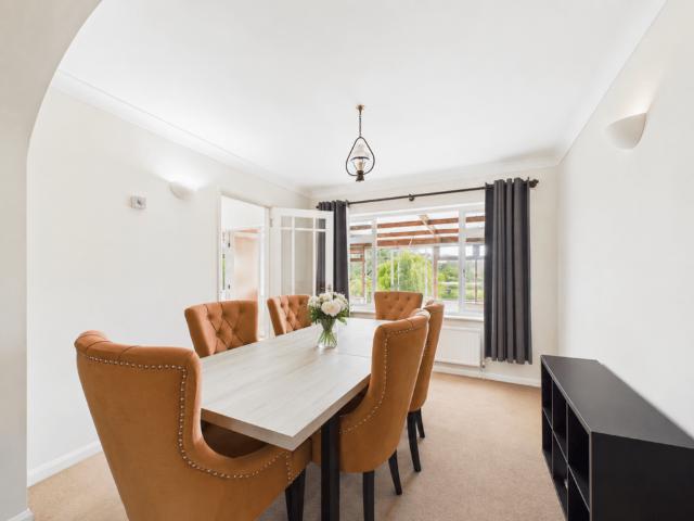 4 bedroom semi detached house to rent