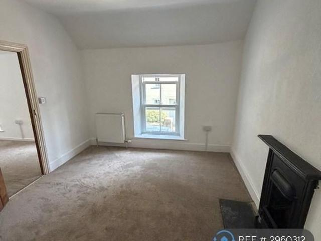 4 bedroom semi detached house to rent