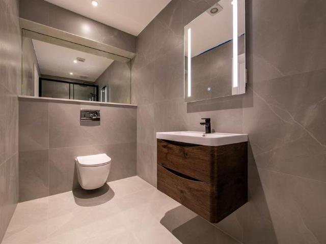 4 bedroom semi detached house to rent