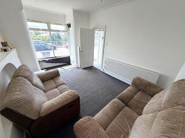 4 bedroom semi detached house to rent