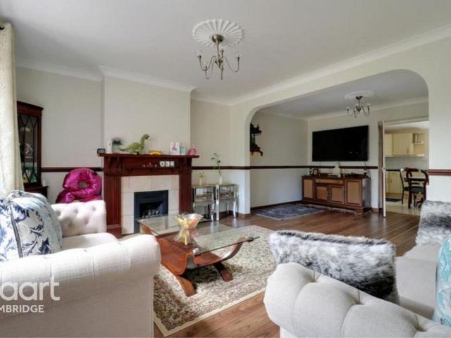 4 bedroom semi detached house to rent