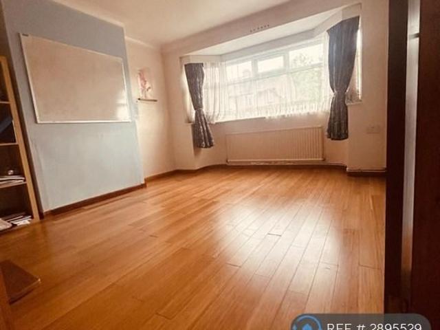 4 bedroom semi detached house to rent