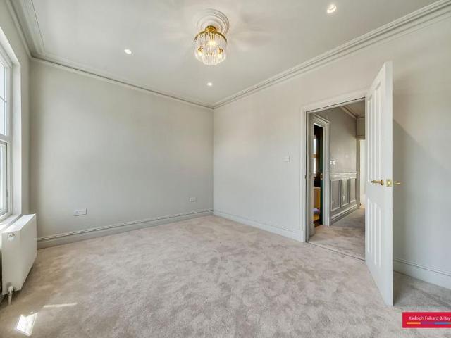 4 bedroom semi detached house to rent